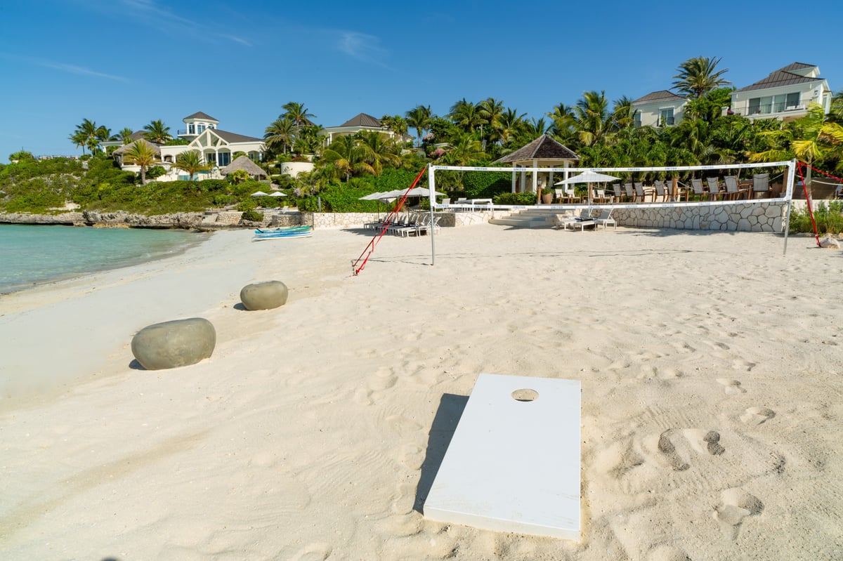 Emara | Turtle Tail, Turks & Caicos | Rental Escapes