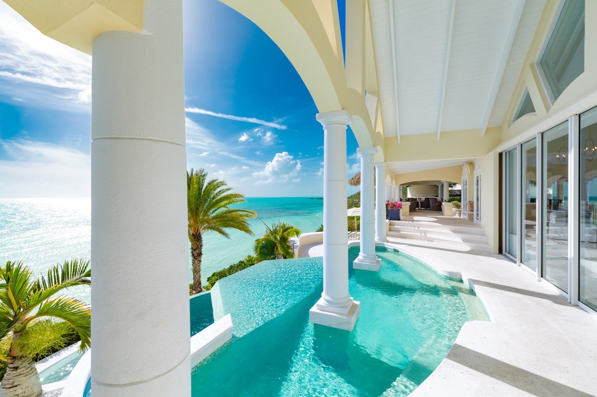 Emara | Turtle Tail, Turks & Caicos | Rental Escapes