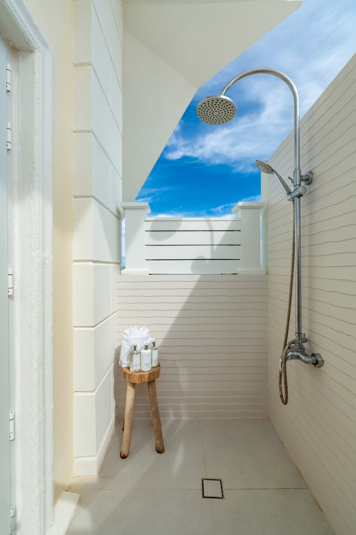 Emara | Turtle Tail, Turks & Caicos | Rental Escapes