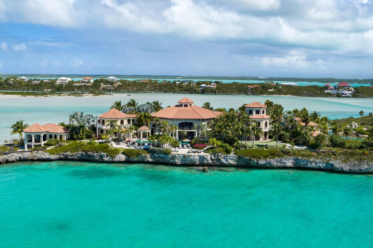 Emerald Cay | Silly Creek, Turks & Caicos | Rental Escapes