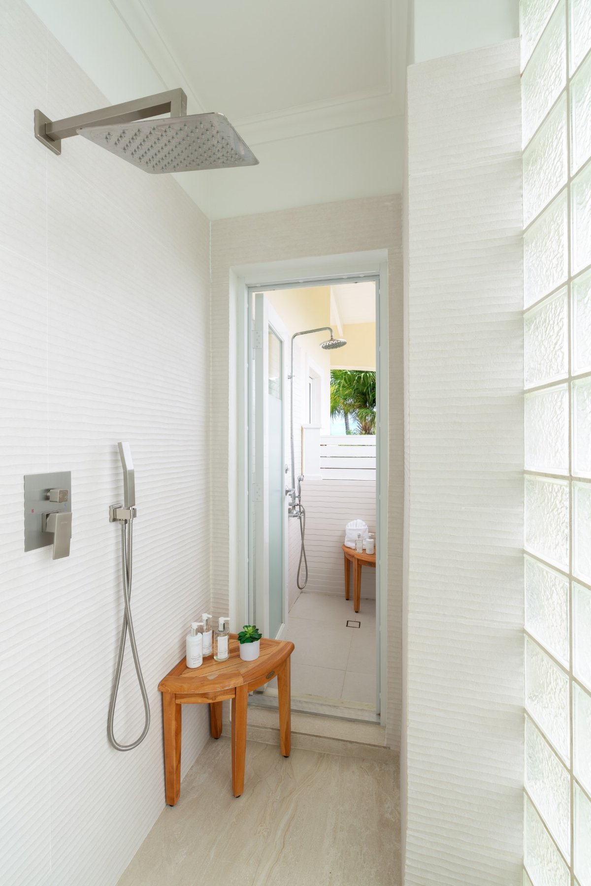 Emara | Turtle Tail, Turks & Caicos | Rental Escapes