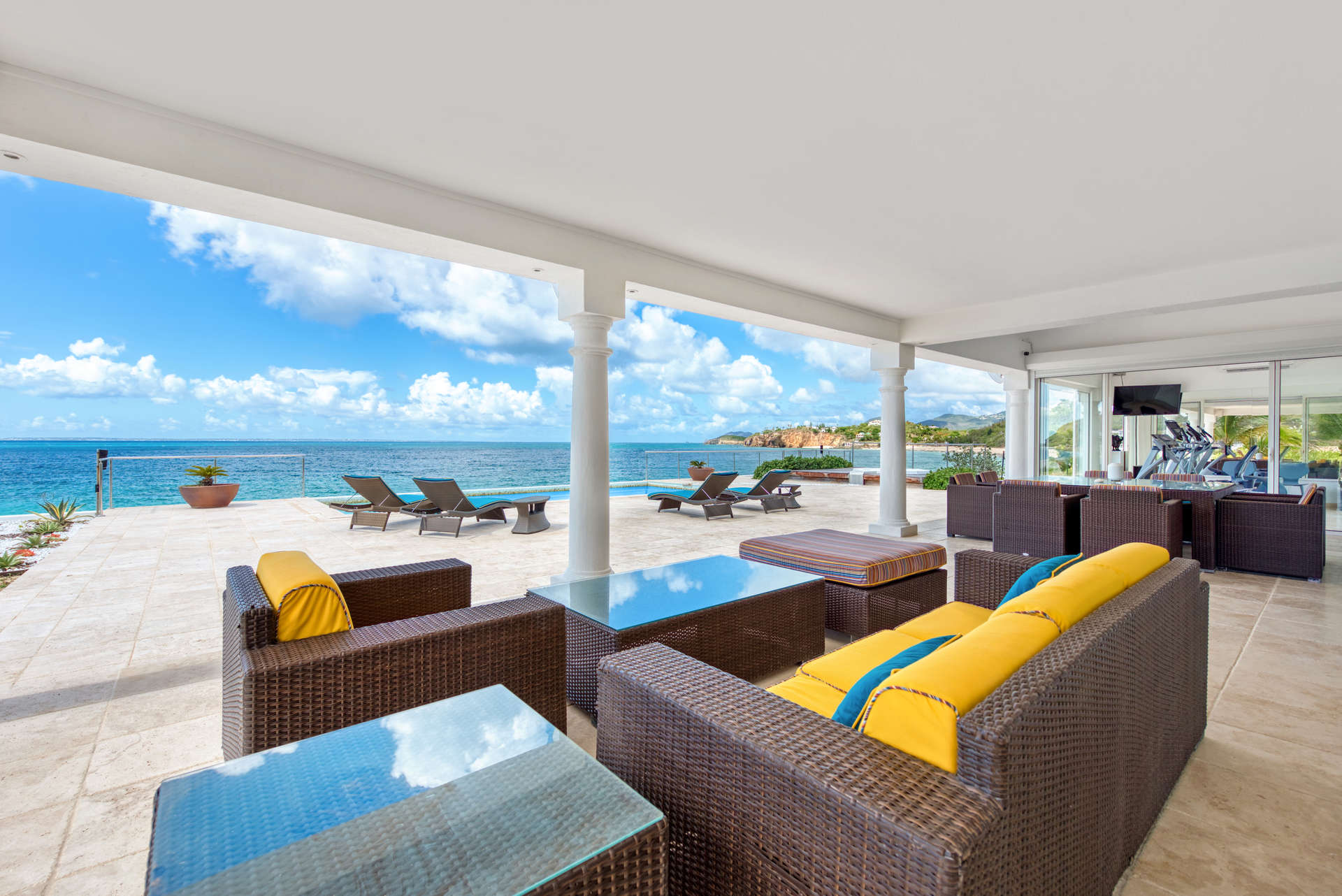 La Vie en Bleu | Les Terres Basses, St Martin