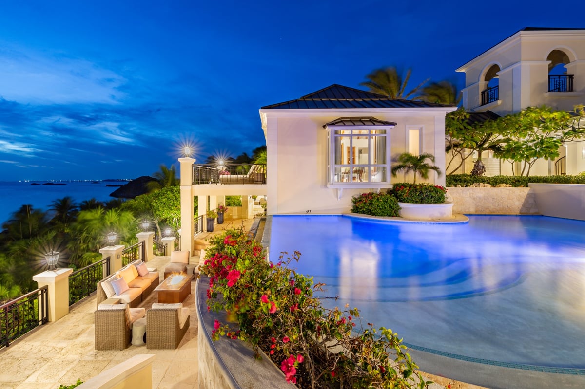 Emara | Turtle Tail, Turks & Caicos | Rental Escapes