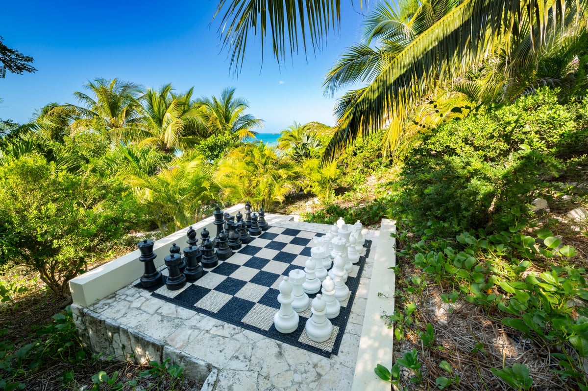 Emara | Turtle Tail, Turks & Caicos | Rental Escapes