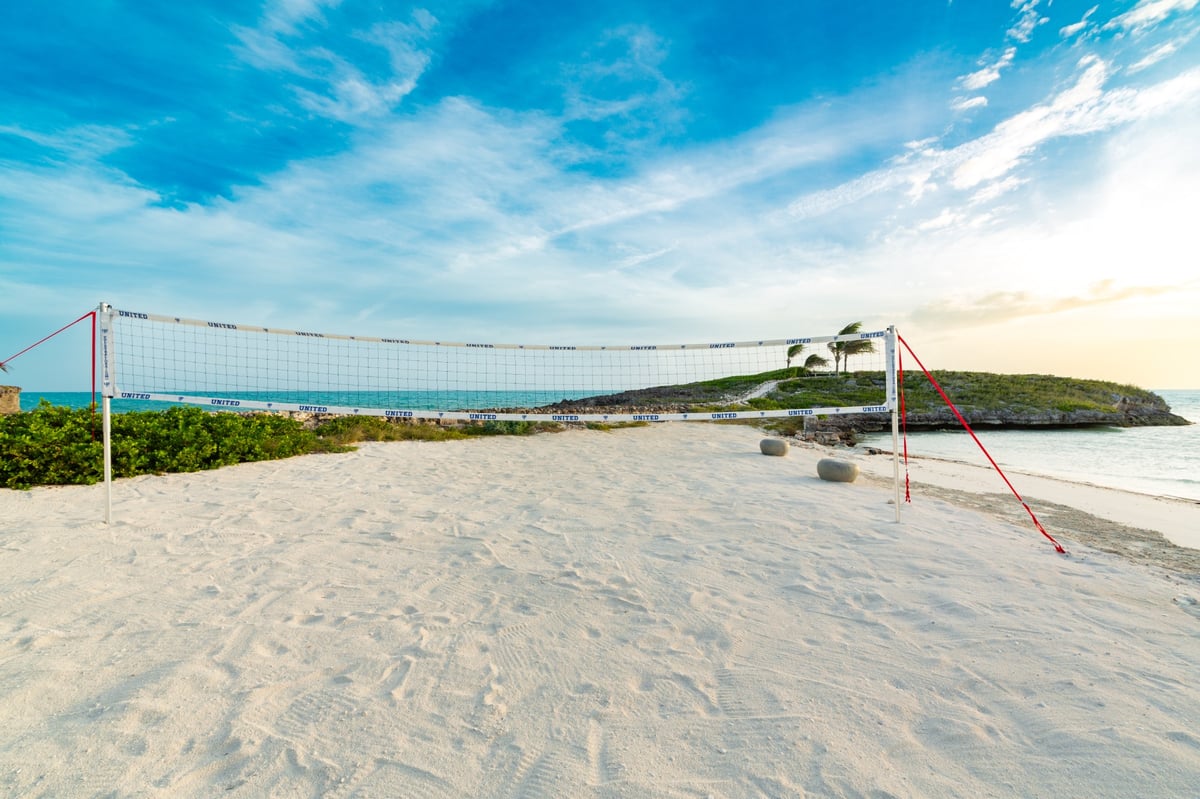 Emara | Turtle Tail, Turks & Caicos | Rental Escapes