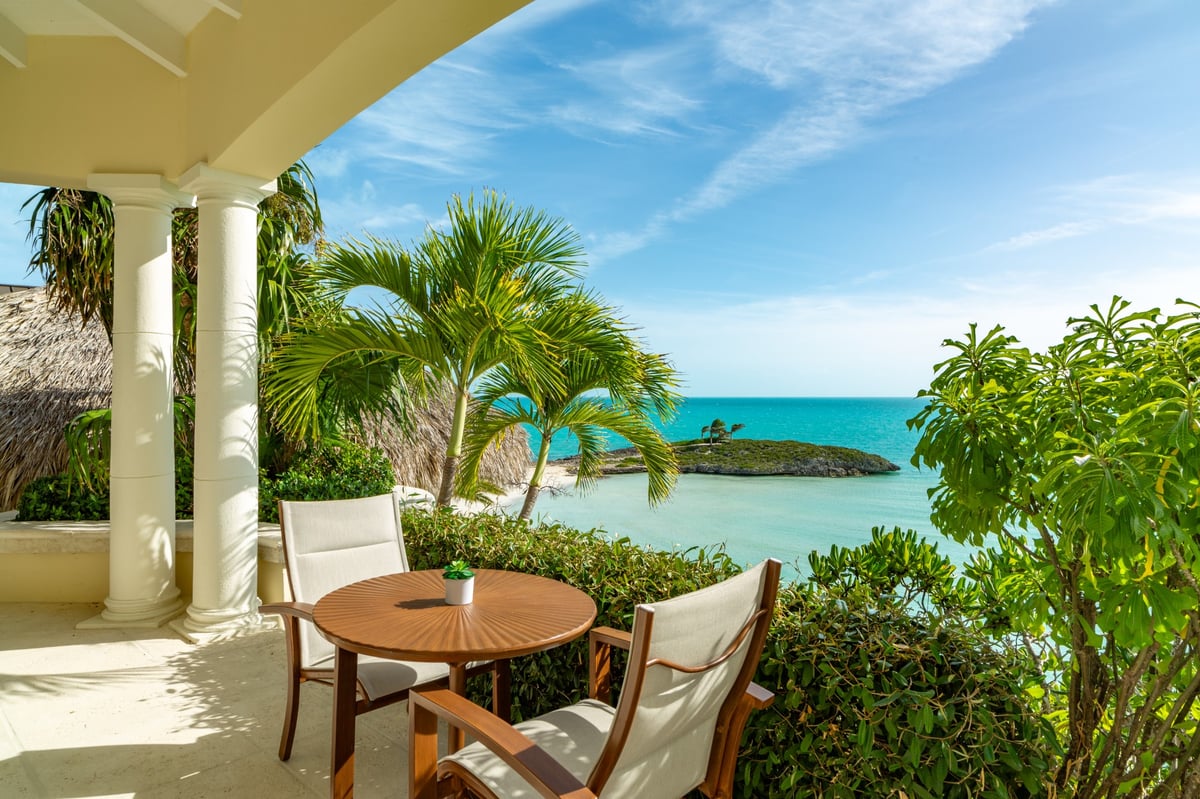 Emara | Turtle Tail, Turks & Caicos | Rental Escapes