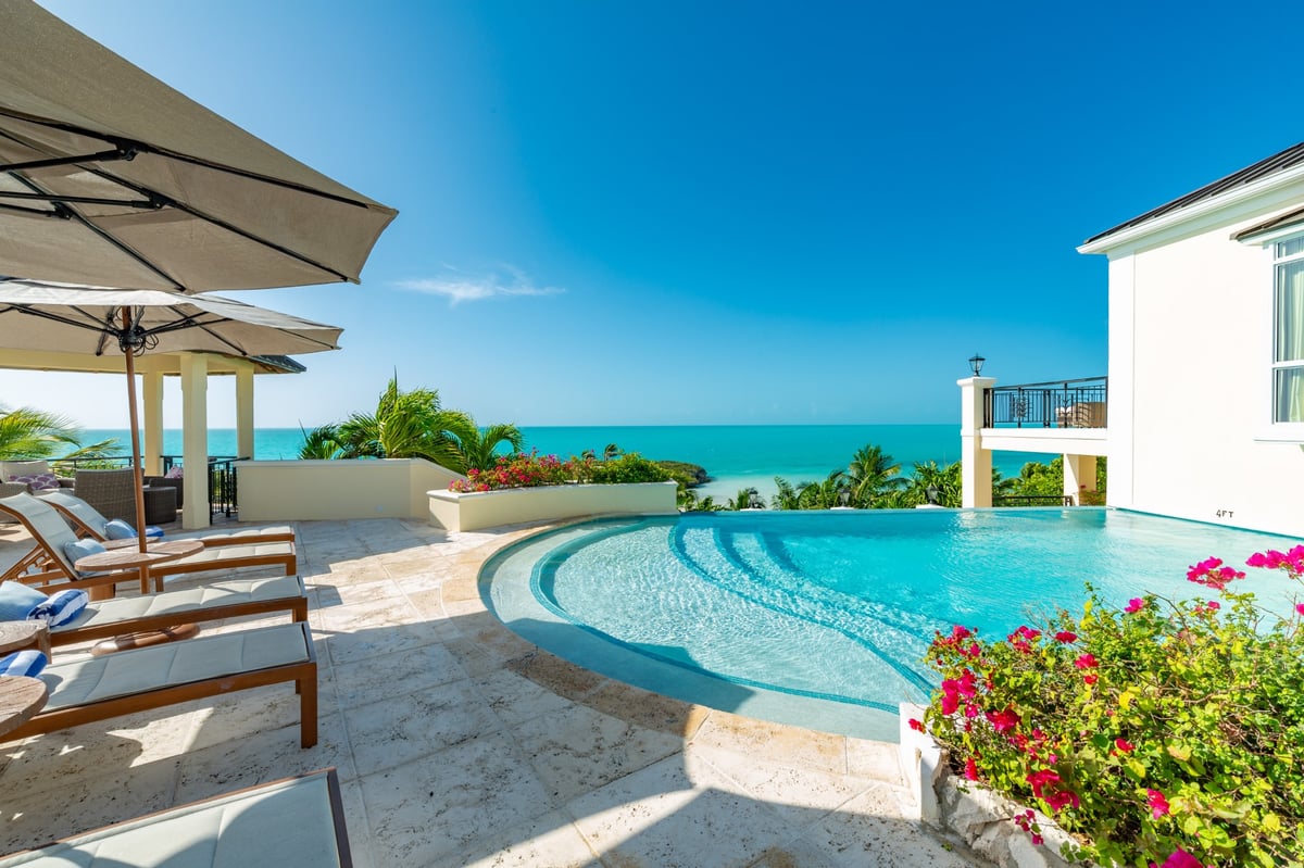 Emara | Turtle Tail, Turks & Caicos | Rental Escapes