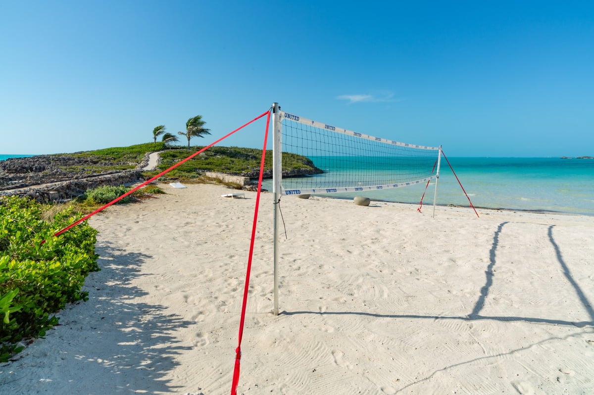 Emara | Turtle Tail, Turks & Caicos | Rental Escapes