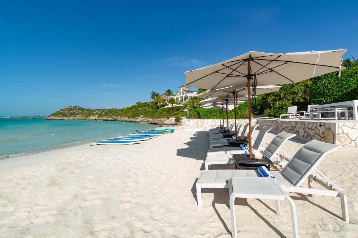 Emara | Turtle Tail, Turks & Caicos | Rental Escapes