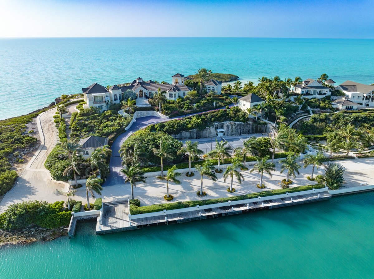 Emara | Turtle Tail, Turks & Caicos | Rental Escapes