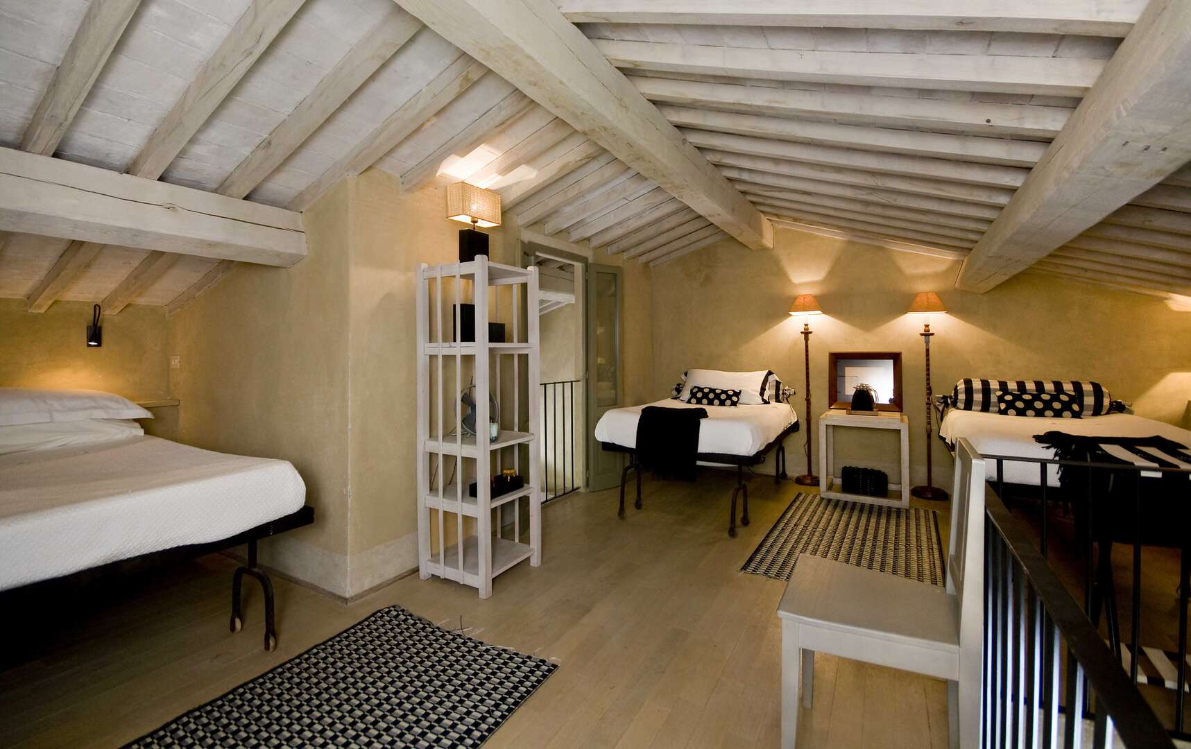 Villa Contea | Contignano, Italy