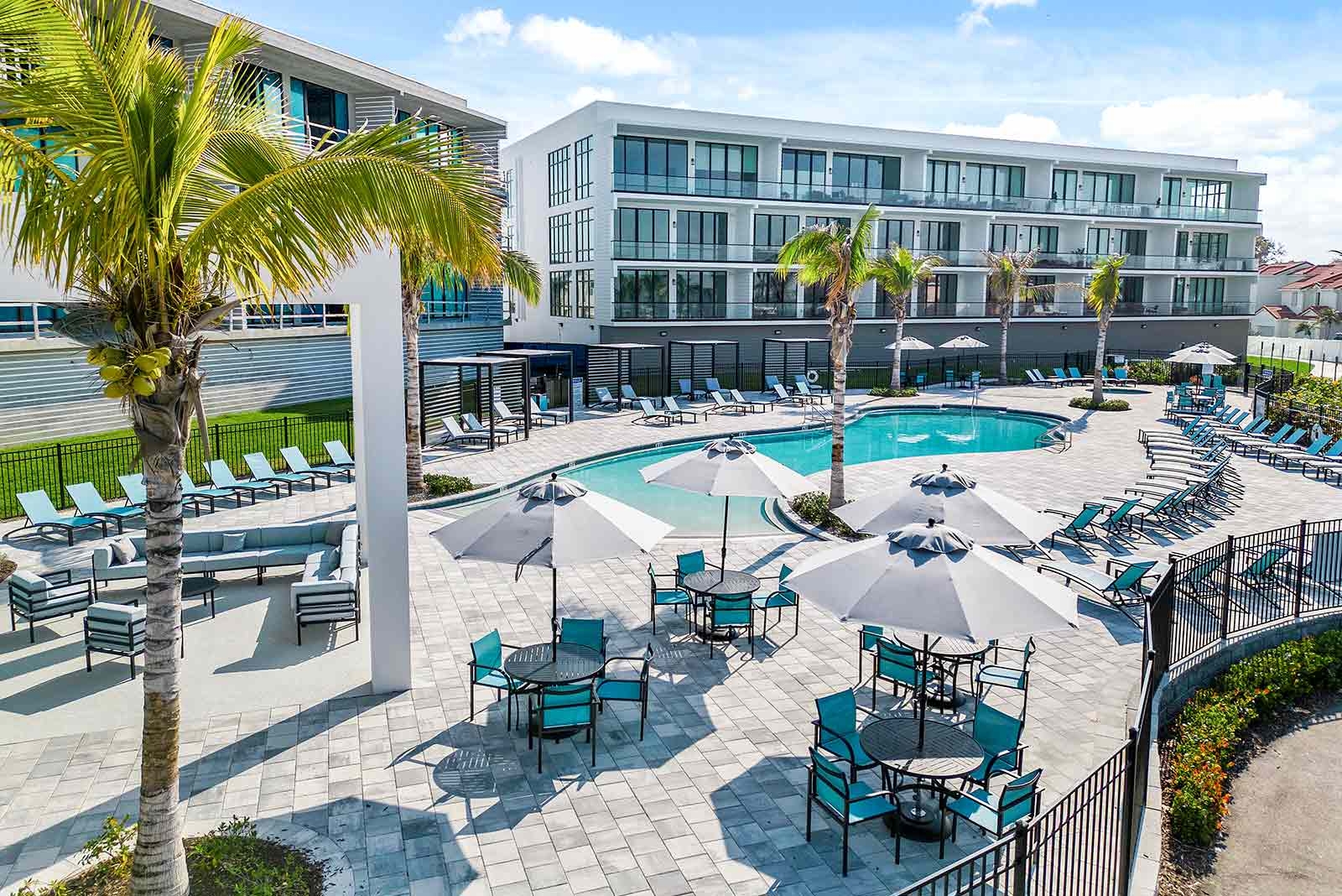 Ocean Sunset at Harbor Island Beach Club | Villatel Harbor Island Beach ...