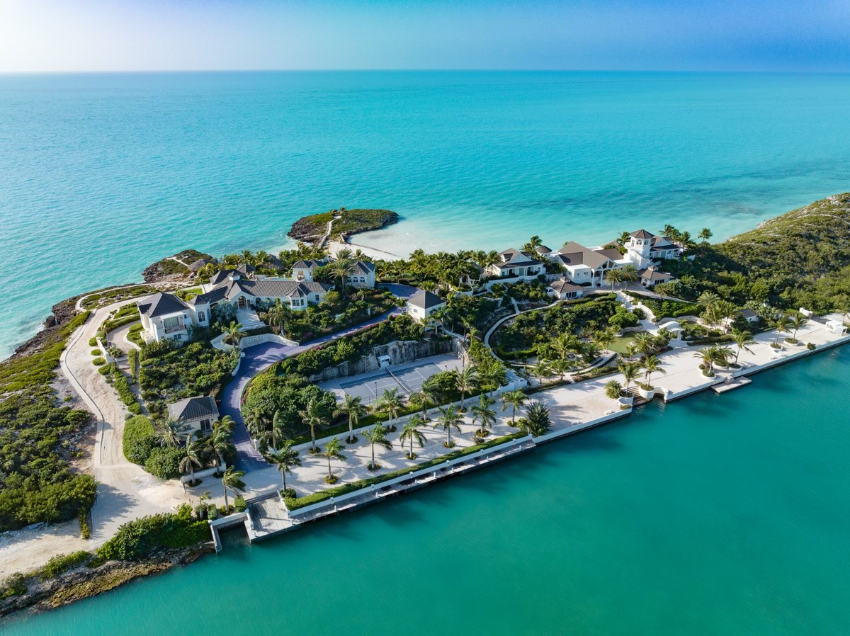 Emara | Turtle Tail, Turks & Caicos | Rental Escapes