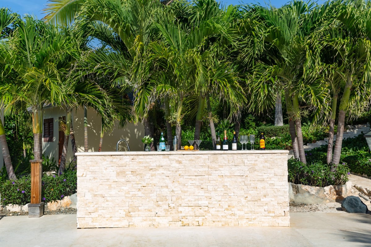 Emara | Turtle Tail, Turks & Caicos | Rental Escapes