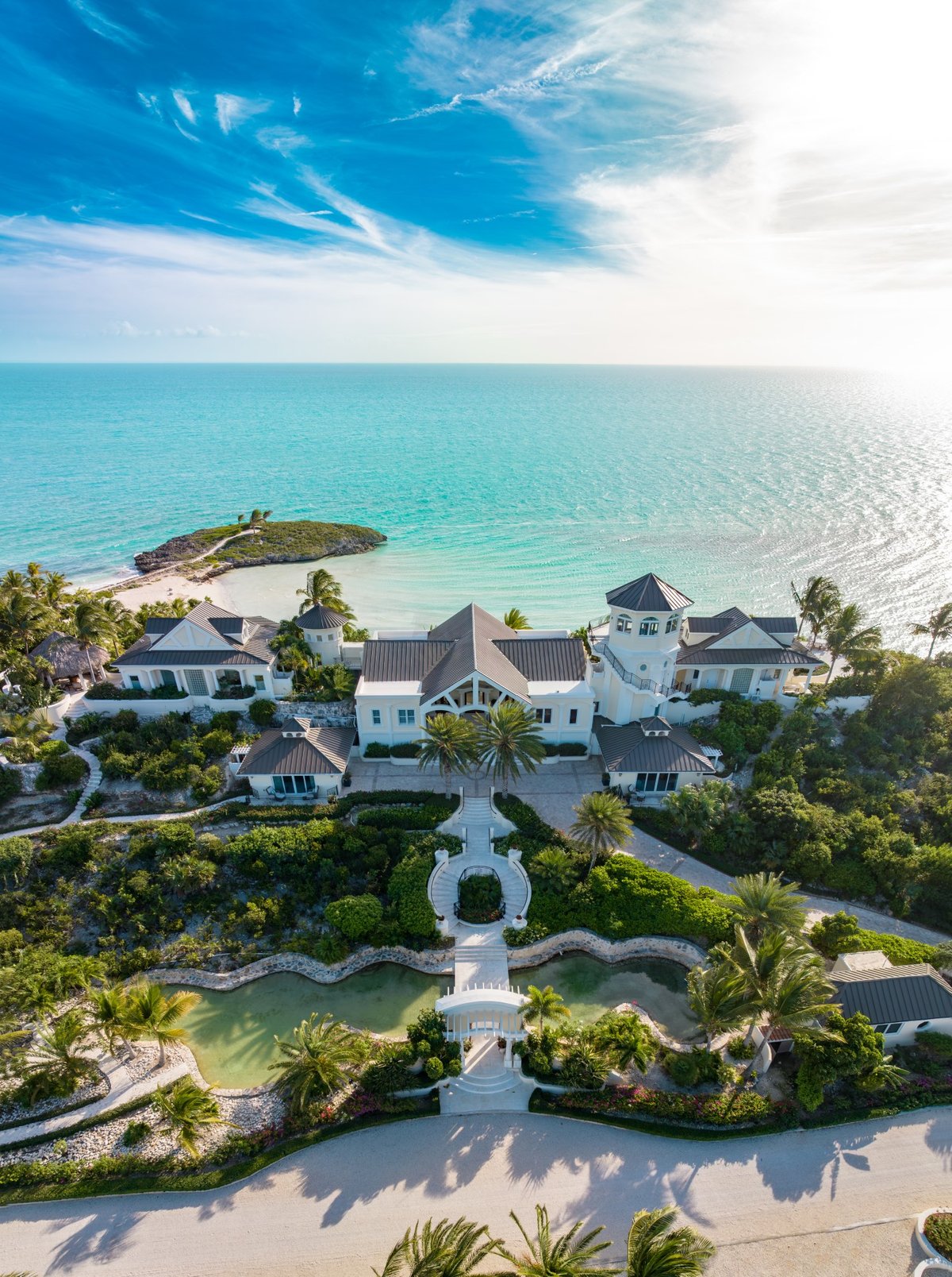 Emara | Turtle Tail, Turks & Caicos | Rental Escapes
